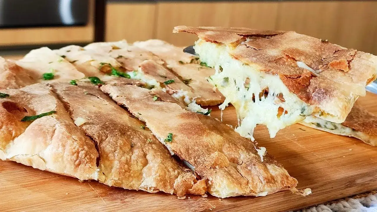 Lanche Assado Com Massa Caseira: Receita Fácil Com Poucos Ingredientes